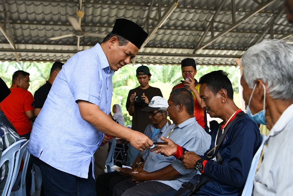 698 keluarga asnaf dapat duit raya daripada Aminuddin – Negeri Kita
