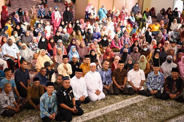 Aminuddin beri ‘duit raya’ kepada 315 asnaf daerah Jempol – Negeri Kita