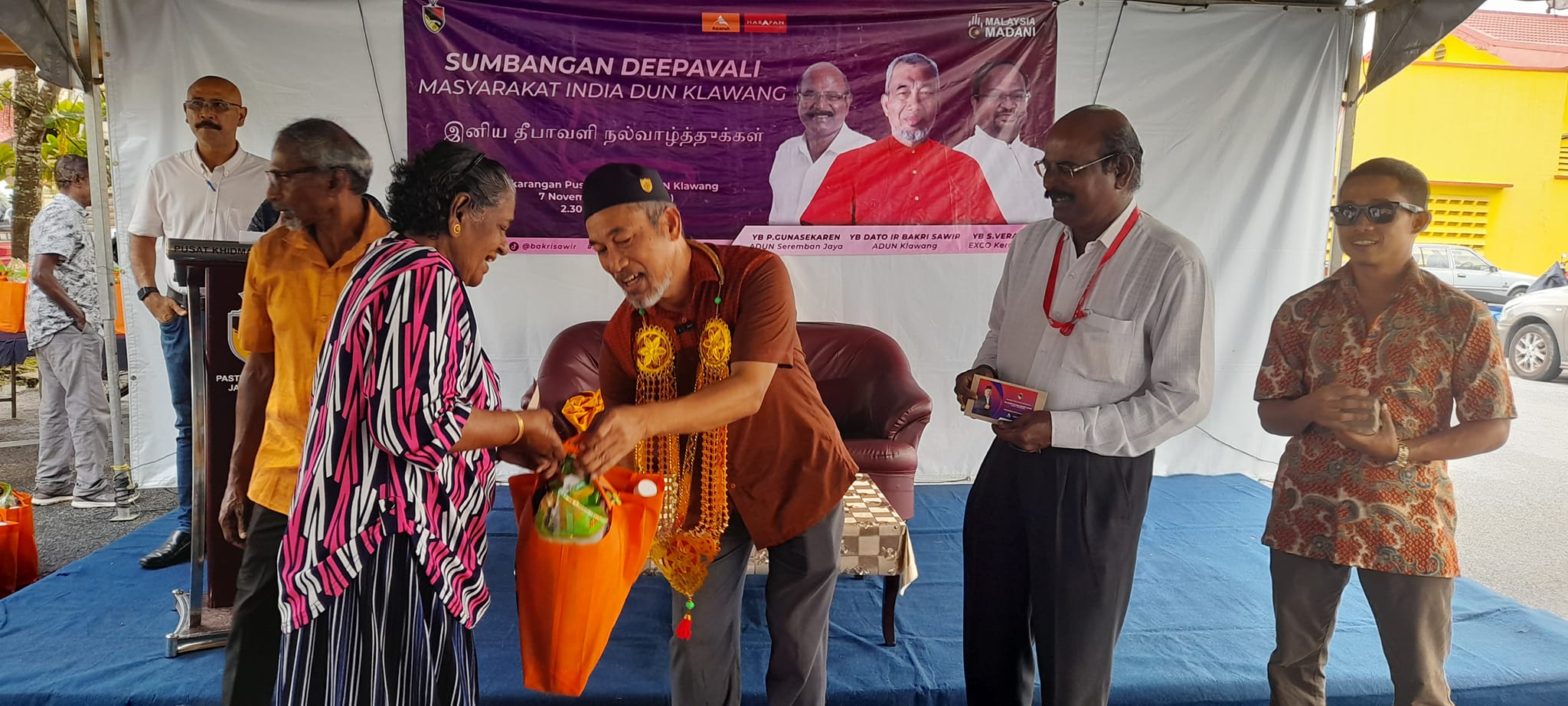 93 keluarga Hindu terima sumbangan Deepavali daripada Bakri – Negeri Kita
