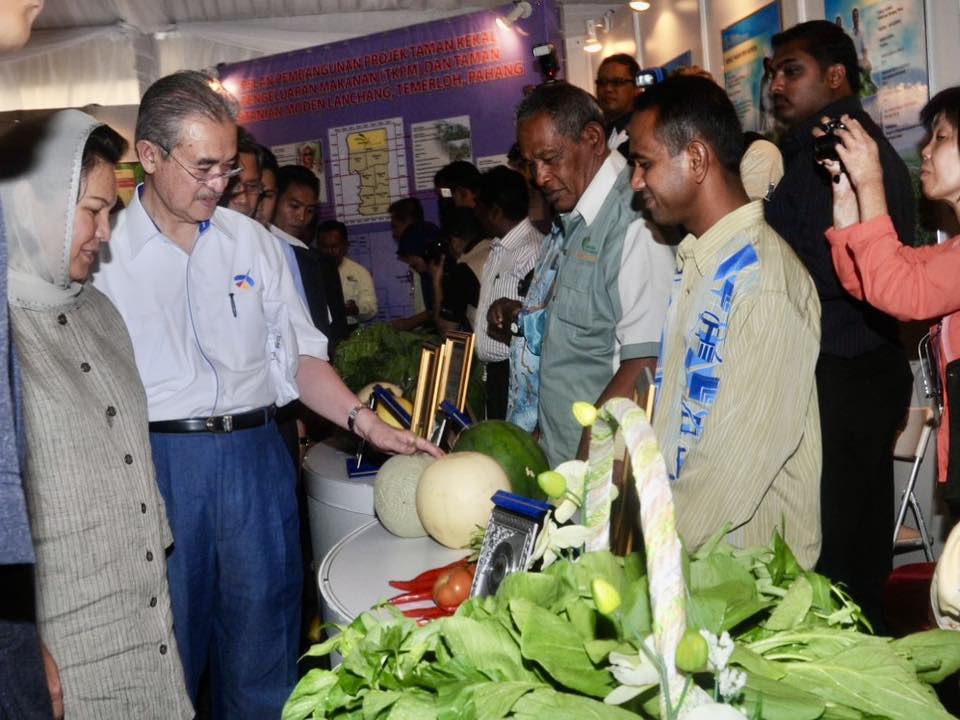 Jasa Tun Abdullah Ahmad Badawi dalam pembaharuan sektor pertanian ...