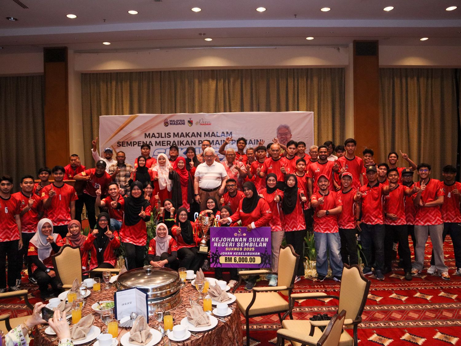 Johan keseluruhan SUKNES 2025, DUN Paroi harum nama kawasan – Negeri Kita