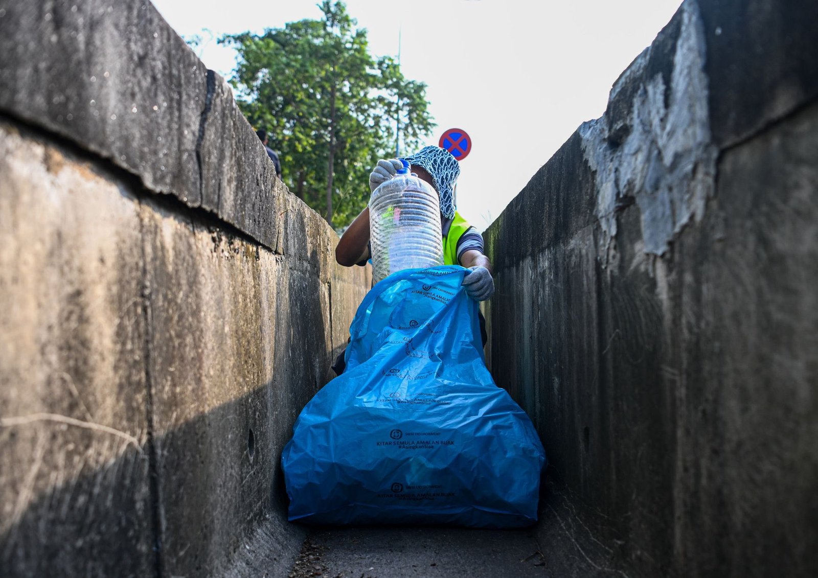 Buang sampah merata-rata, 9 individu dihukum khidmat masyarakat di ...